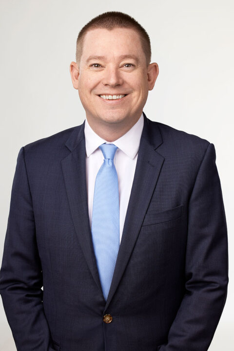 Patrick C. Hassett - Abogado Gerente Pre-Litigio